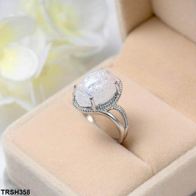 TRSH358 YLE Oval Multi Shaded Ring - TRSH – TJ Wholesale